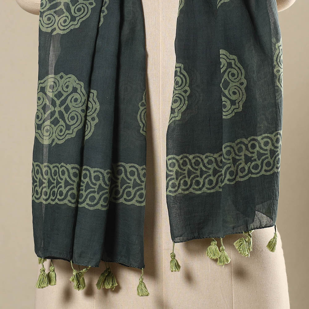 Buy Grey Mul Cotton Hand Batik Print Stole with Tassels – iTokri आई.टोकरी