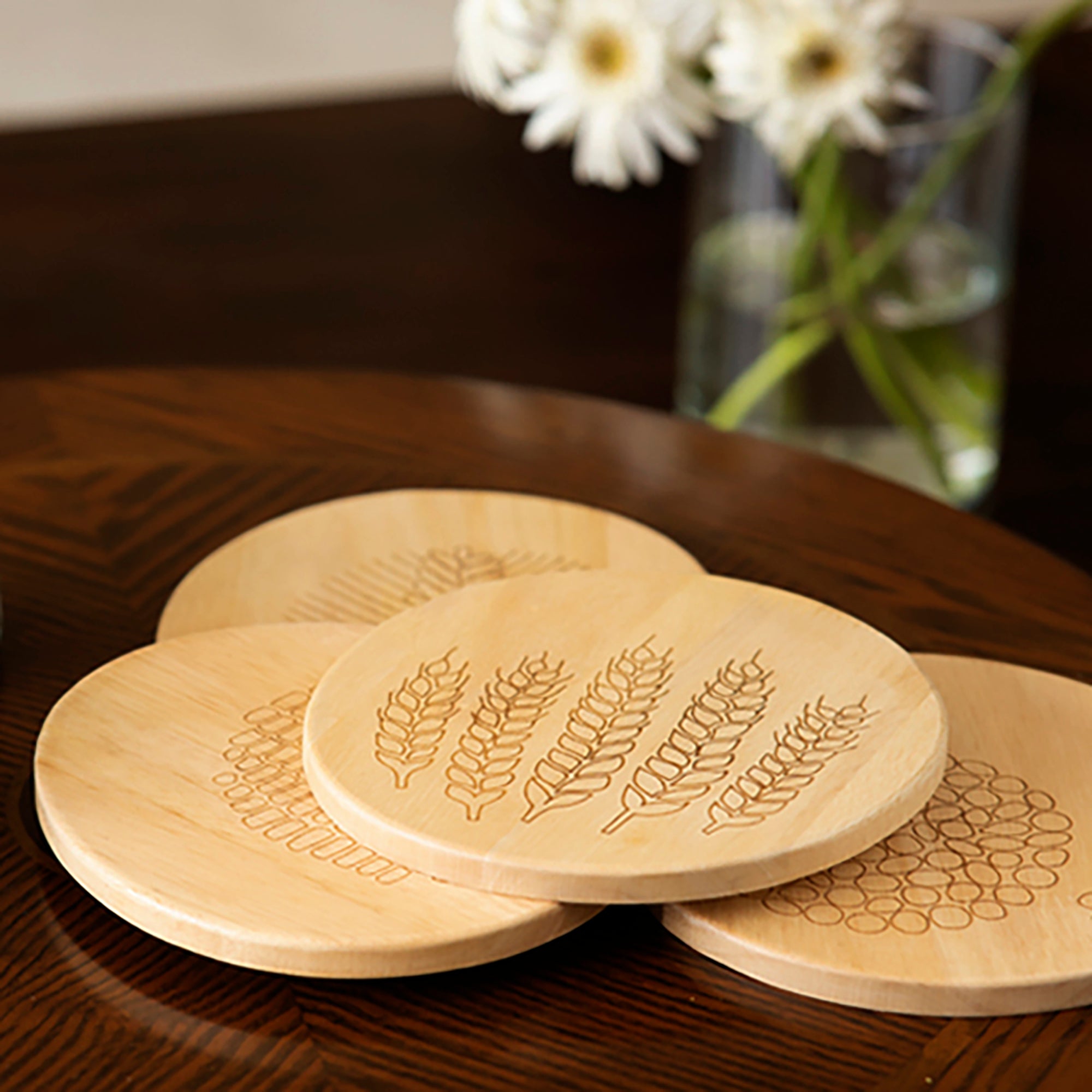 Buy Harvest Rubber Wood Beige Trivets (Set of 4) Online – iTokri आई.टोकरी