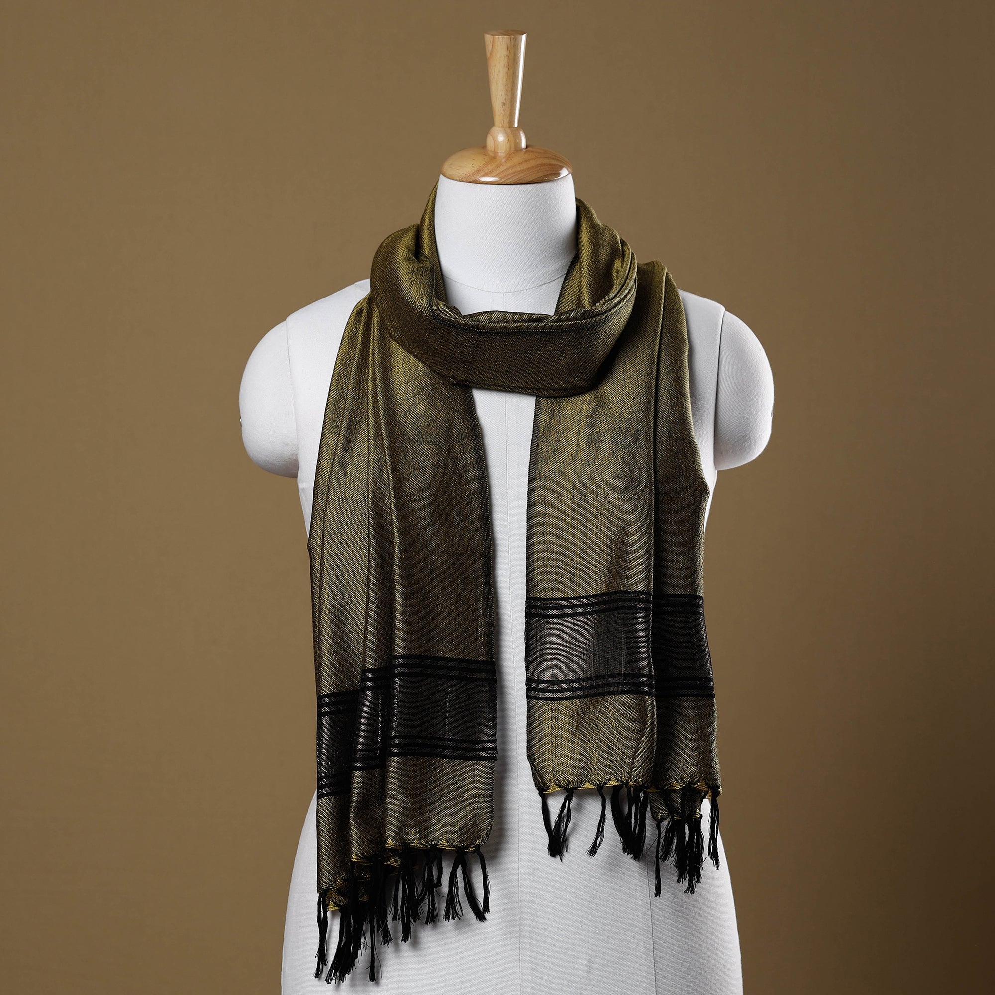 Buy Kutch Bhujodi Weave Handloom Cotton Stole with Zari Border Online ...