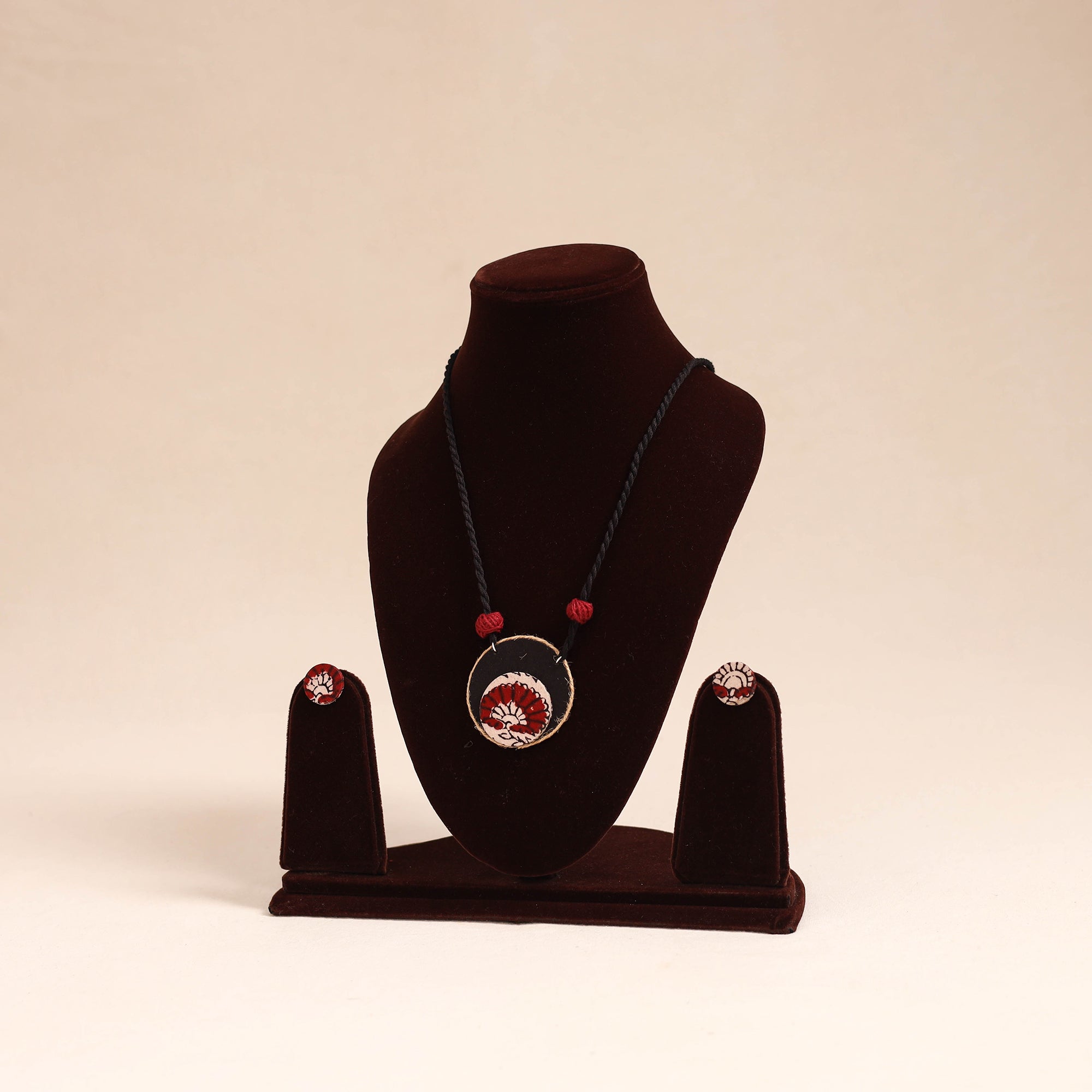 Black Handmade Fabart Necklace Set