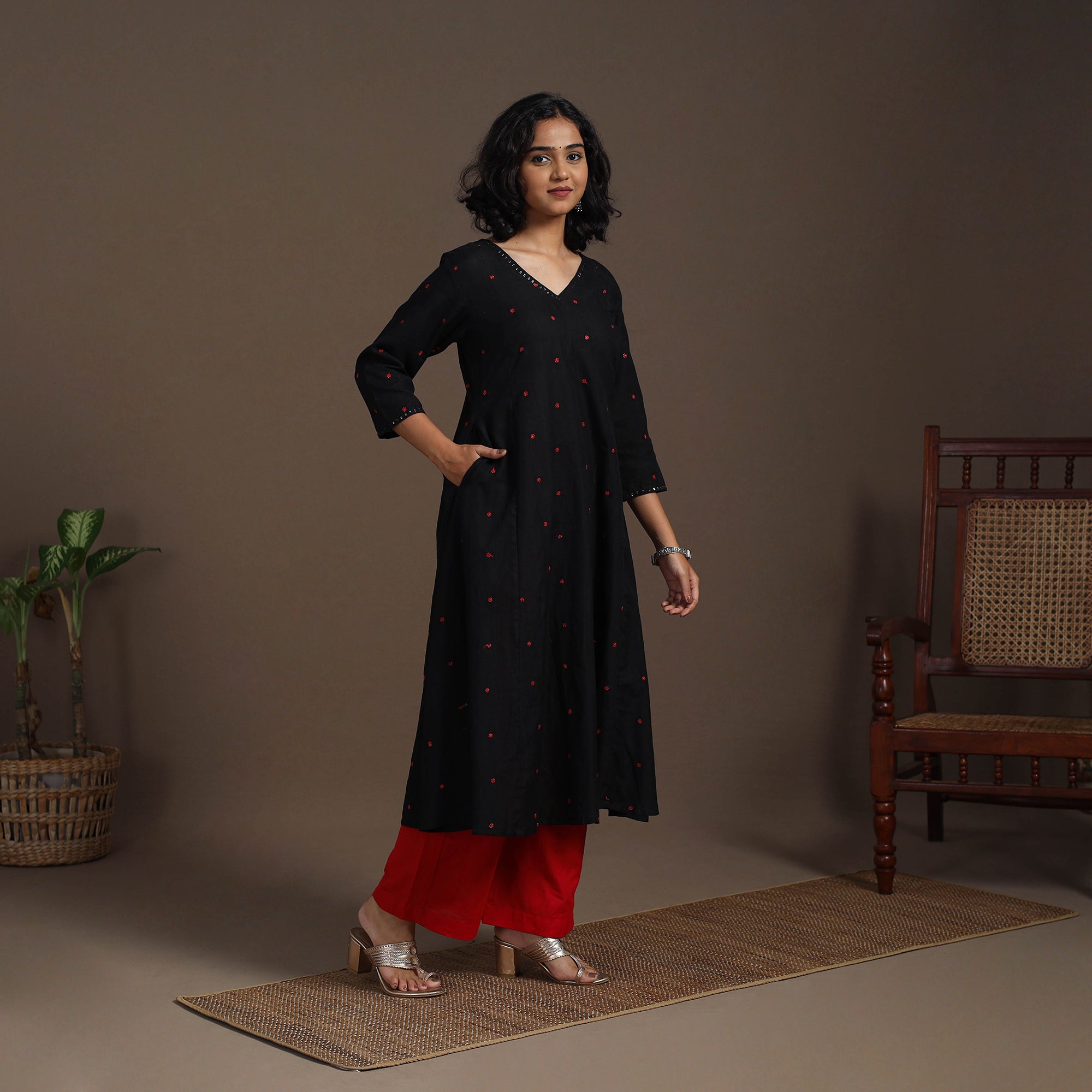 Black Thread Buti Work Cotton Plain Kurta Set (Set of 2)