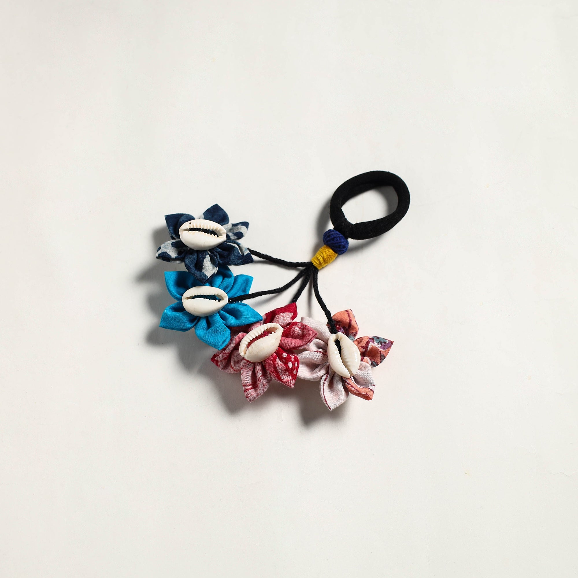 Fabart Phool Kali Shell Hair Rubber Band