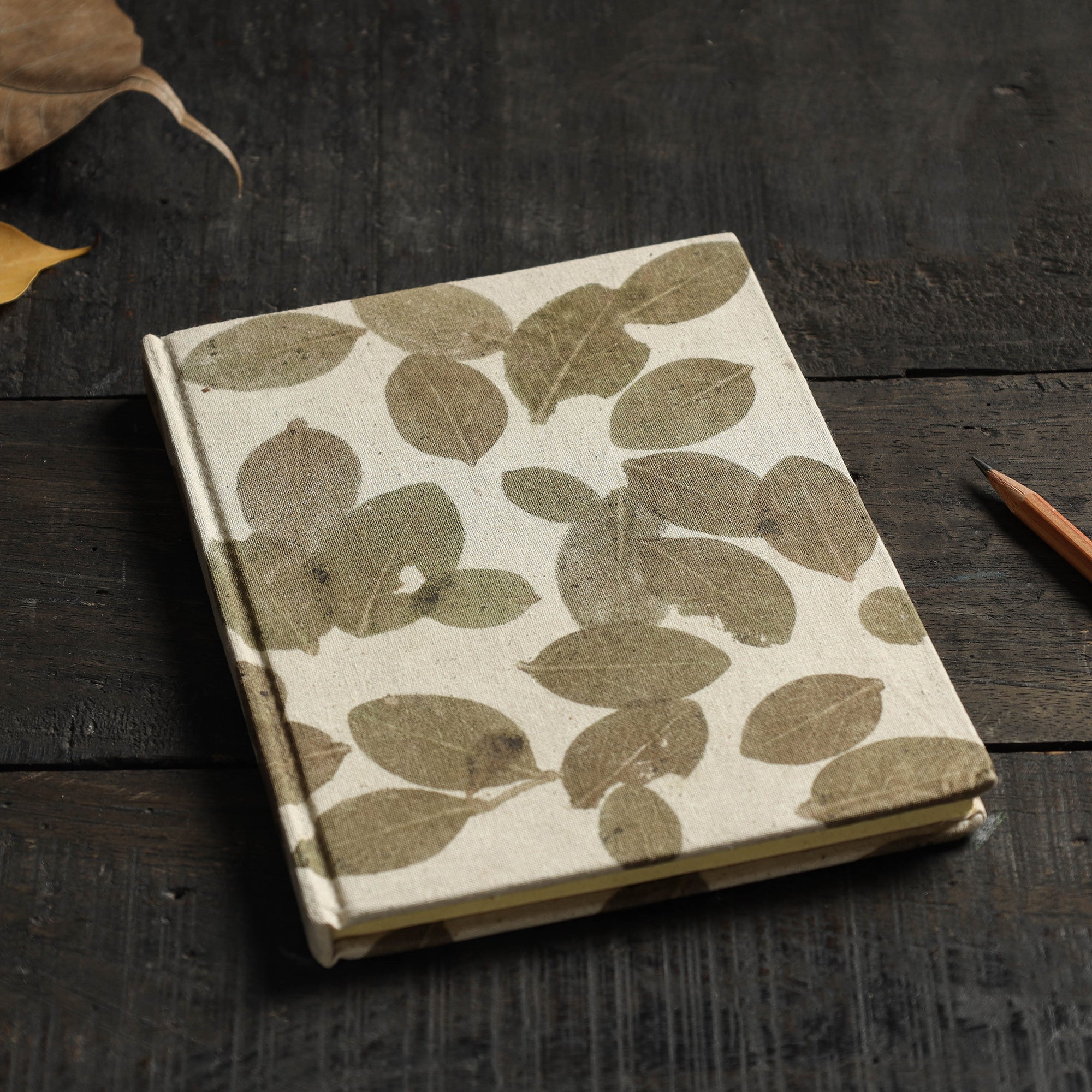 Leaf Art Work Special Visitor Notebook