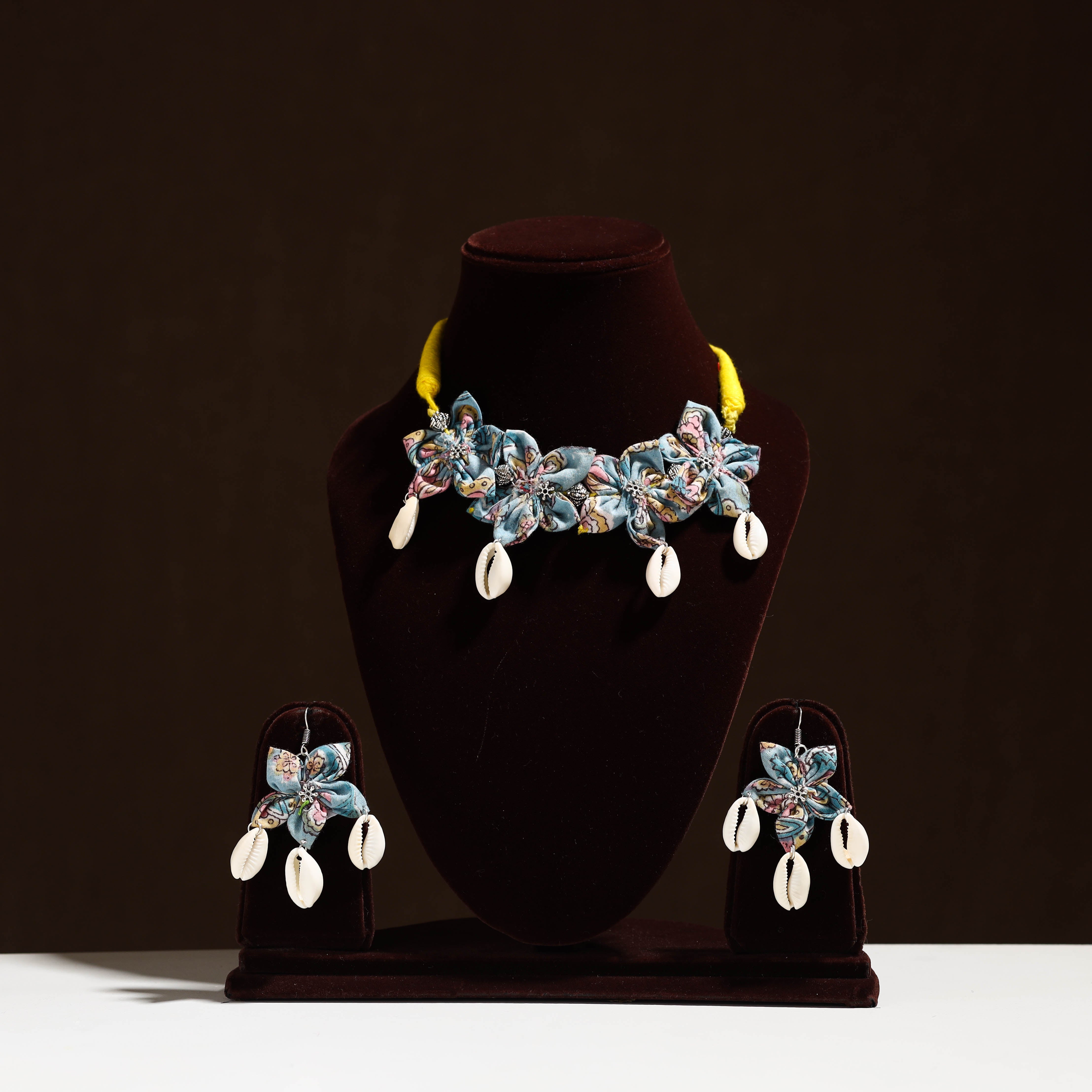 Multicolor Fabart Phool Kali Shell Choker Necklace Set