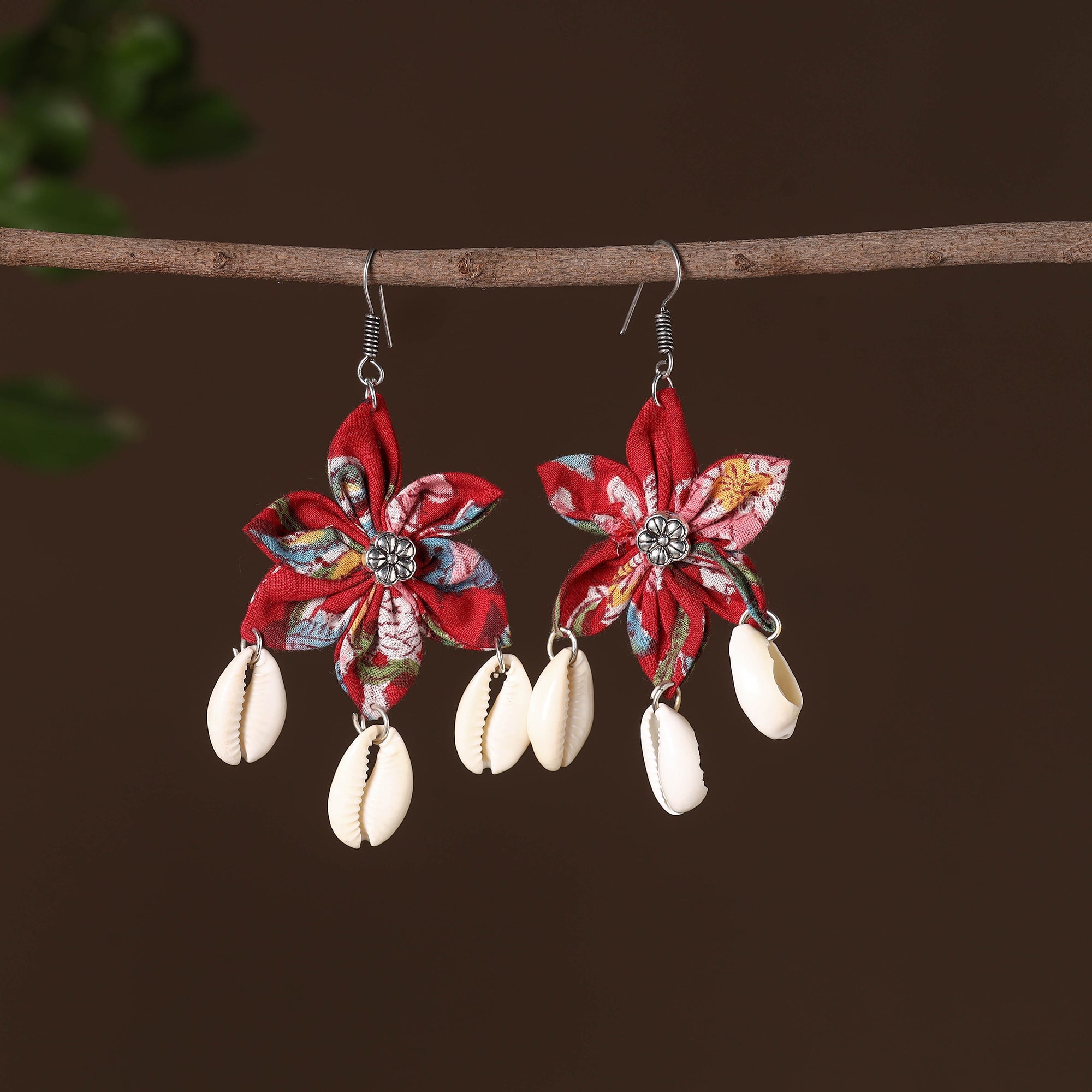 Red Sidra Fabart Phool Kali Shell Earrings