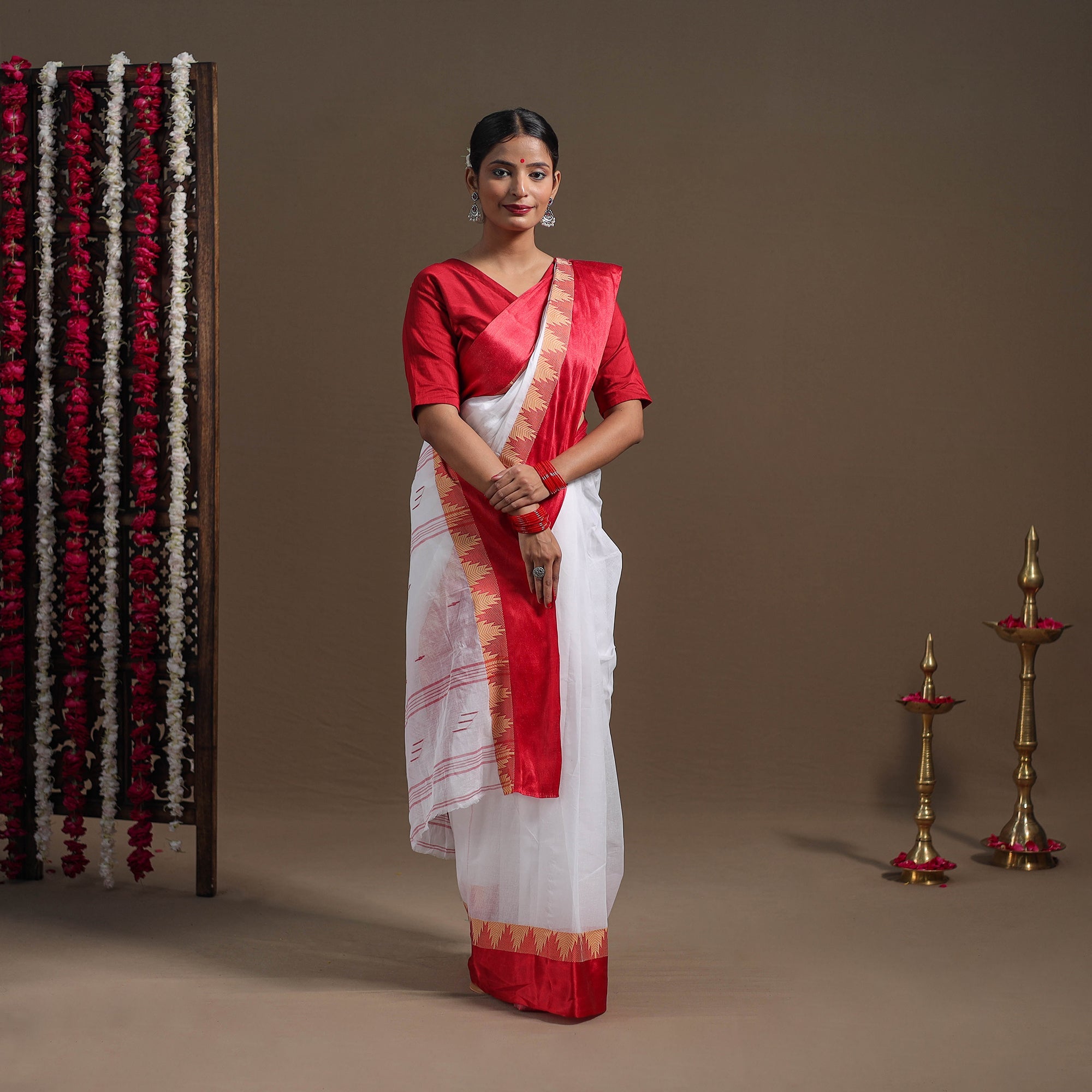White Handloom Cotton Phulia Jamdani Saree